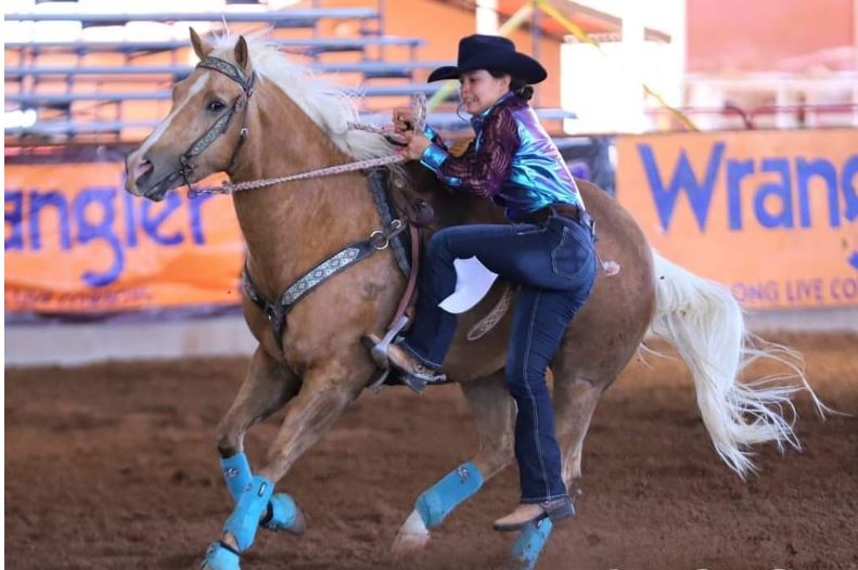 Chihuahuense Ximena Salcido, referente mundial del rodeo profesional